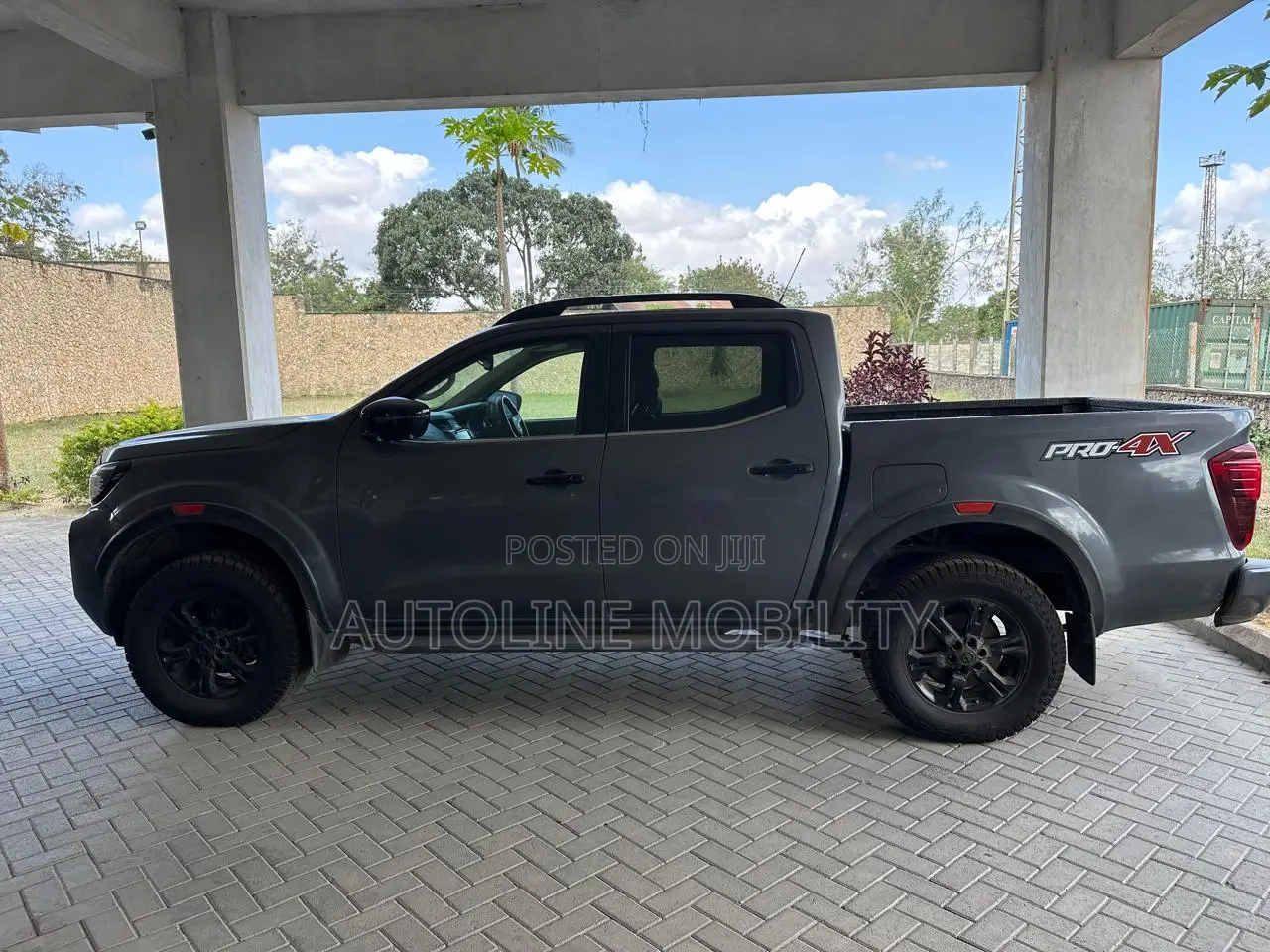 Nissan Navara 2021 Gray - Autoline Mobility Solutions